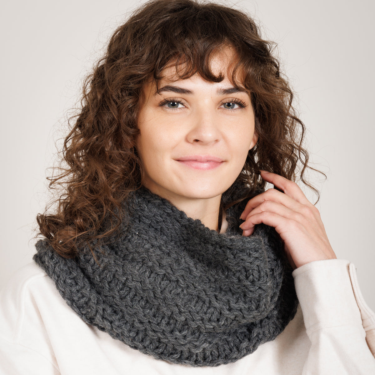 Ridged Cowl (Kira K Designs) - beginner knitting design — Row House Yarn